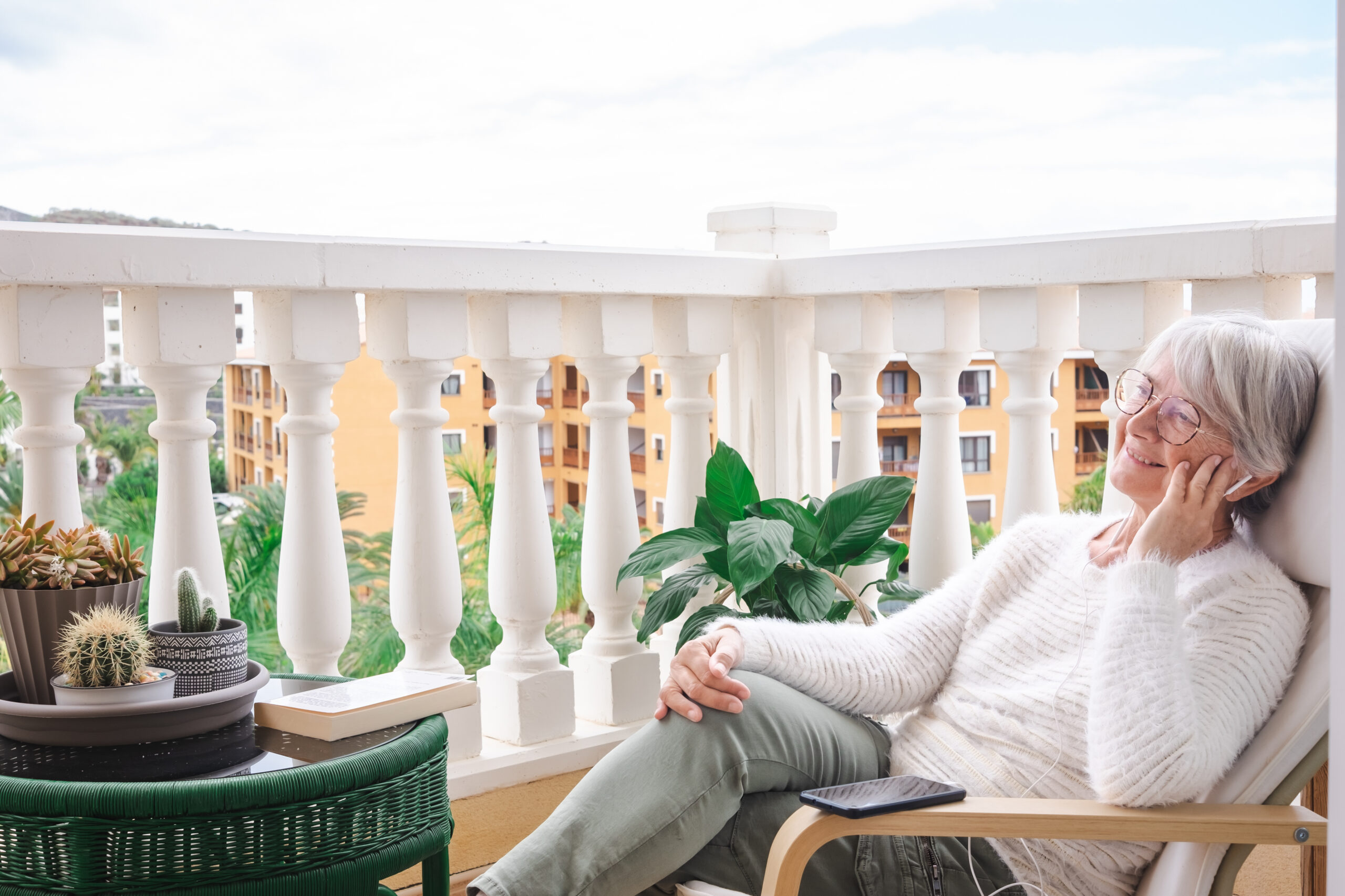 Transform Your Balcony into a Chic Summer Oasis